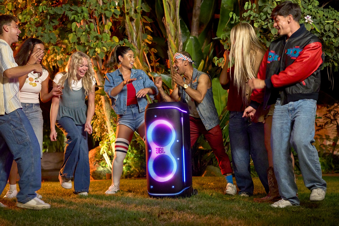 JBL rolls out the PartyBox 720 with massive 800W sound and smarter ...
